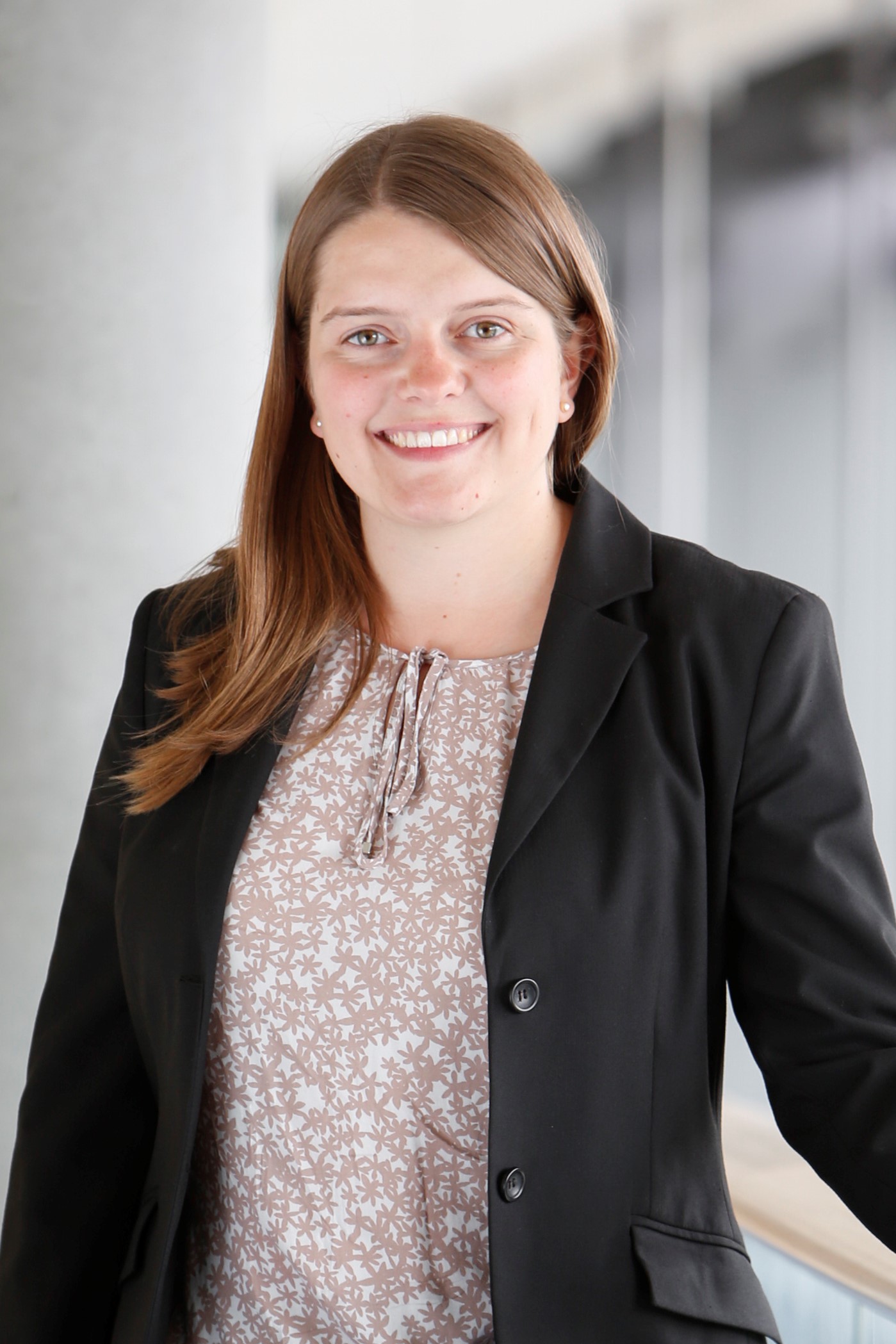 Dr. Lea Mayer - Chair of Economic Policy